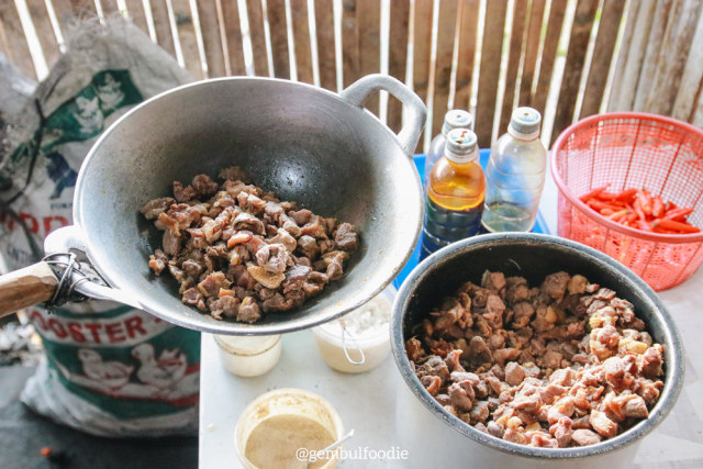 Nikmatnya 'Enthok Slenget Kang Tanir', Kuliner Pedas di Yogyakarta ...