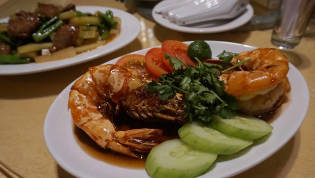 Nostalgia Ratusan Menu Oriental Lintas Generasi di Angke Restaurant ...