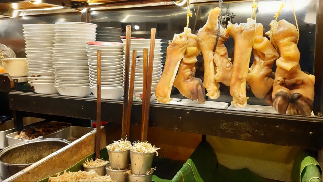 Mencoba 'Mih Kocok Mang Dadeng', Kuliner Kota Bandung yang Legendaris ...