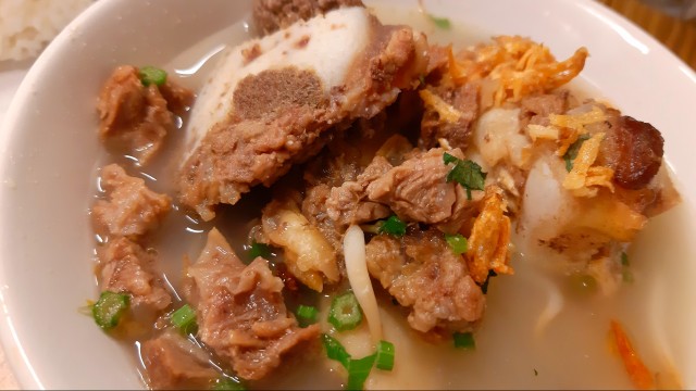 Mencoba 'Mih Kocok Mang Dadeng', Kuliner Kota Bandung yang Legendaris ...