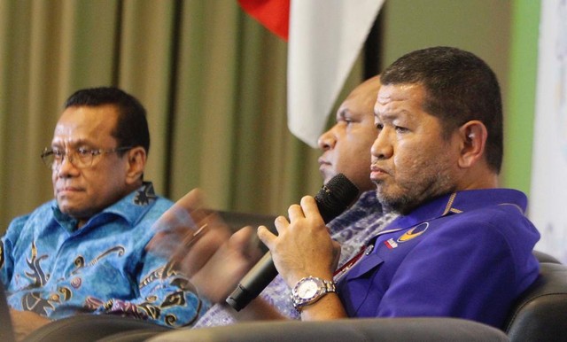 NasDem Ganti Ketua Fraksi DPR: Ahmad Ali Diganti Roberth Rouw ...