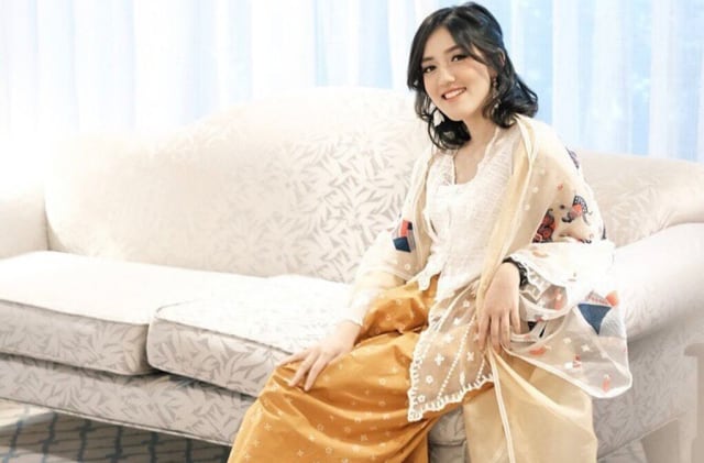 Tampil Stylish dengan Batik ala Ify Alyssa Lewat 5 Produk Sejauh Mata Memandang | kumparan.com