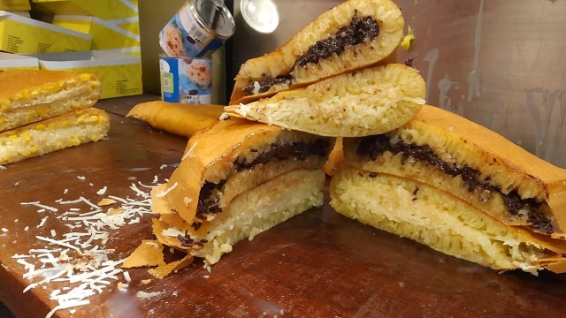 'Martabak Andir Bandung', si Manis yang Legendaris | kumparan.com