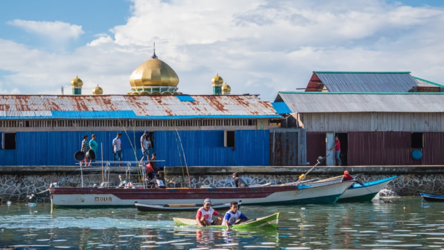 Uniknya Tradisi Menjaga Laut ala Penduduk Kaimana, Papua Barat ...