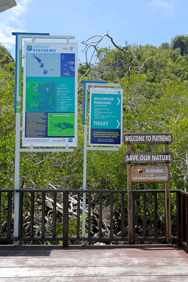 Wujud 'Serpihan Surga' Dilihat dari Puncak Piaynemo, Raja Ampat ...