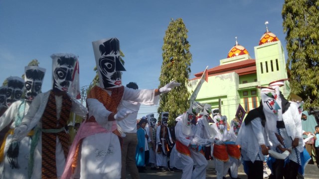 Potret Semarak HUT ke-29 Halmahera Tengah | kumparan.com
