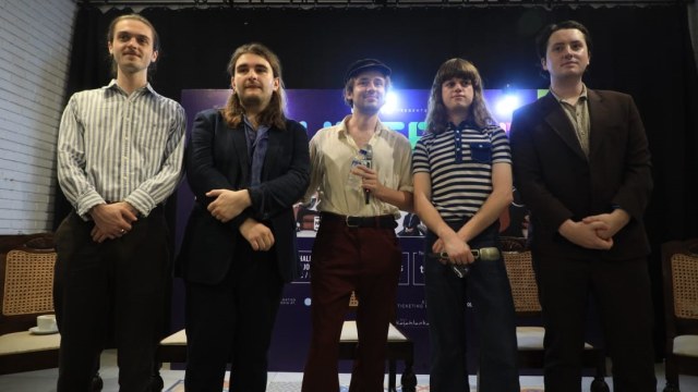 Alasan FUR, Band Indie Asal Inggris, Bawakan Ulang Lagu Vira Talisa ...