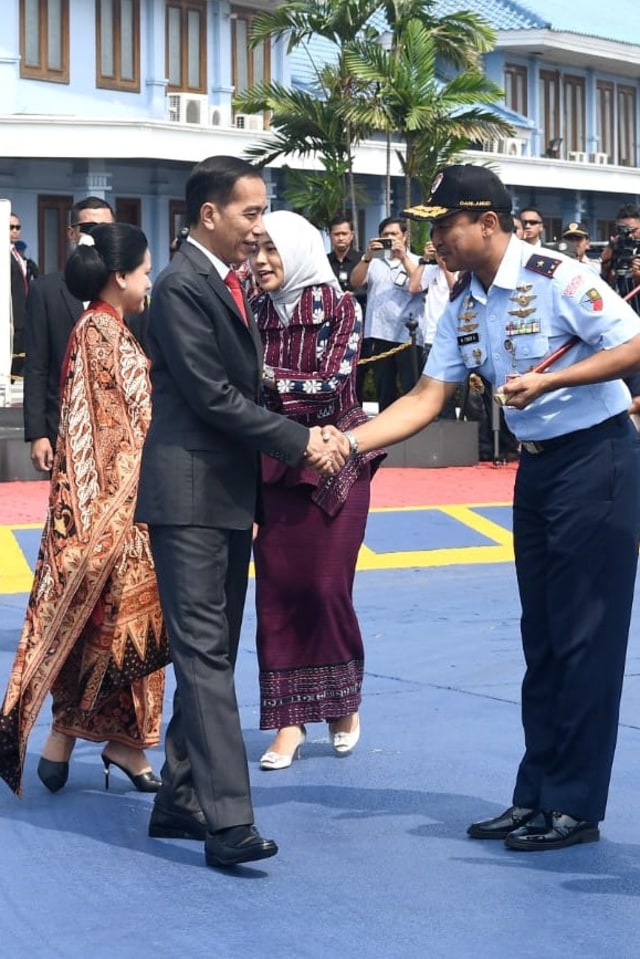 Jokowi Berangkat ke Thailand untuk Hadiri KTT ke-35 ASEAN | kumparan.com