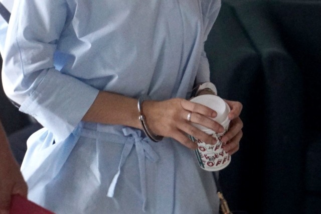 Foto: Gaya Terpidana Kasus Suap, Asty Winasti, saat Tiba di KPK ...