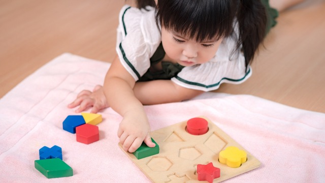 6 Tahap Permainan Sesuai Perkembangan Anak | kumparan.com