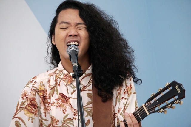 Rilis Album Perdana, Tashoora Rela Tunggu .Feast yang Super Sibuk ...