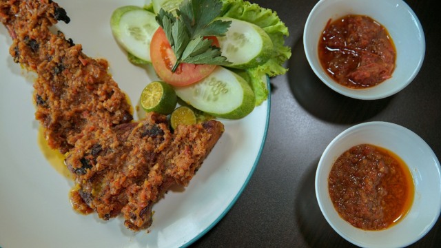 Sarang Oci: Pedas Mantap Ayam Bakar Bumbu Rica dari Tanah Minahasa | kumparan.com