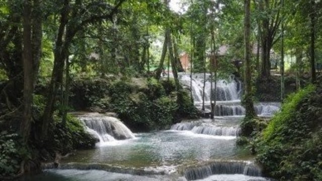 Menikmati Air Terjun Salodik di Tengah Hutan Banggai, Sulteng ...
