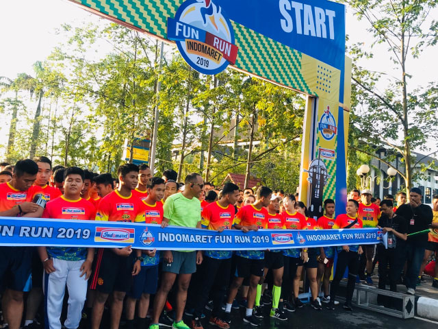 Melihat Keseruan Fun Run Indomaret di Taman Alun-alun Kapuas Pontianak ...