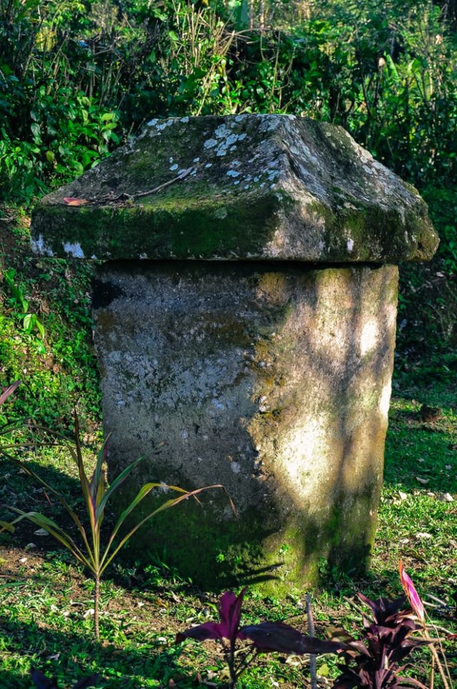 Menikmati Pesona Lain Gunung Lokon dari Amphitheater Woloan, Tomohon ...
