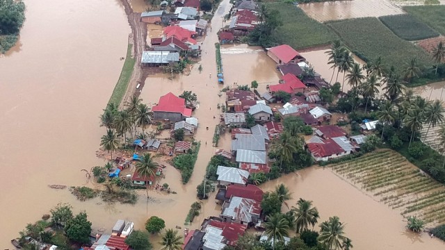 Foto Udara: Banjir Merendam Kabupaten Limapuluh Kota, Sumbar | kumparan.com