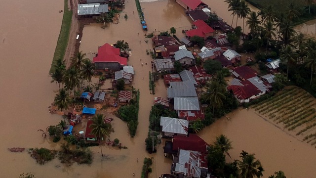 Foto Udara: Banjir Merendam Kabupaten Limapuluh Kota, Sumbar | kumparan.com