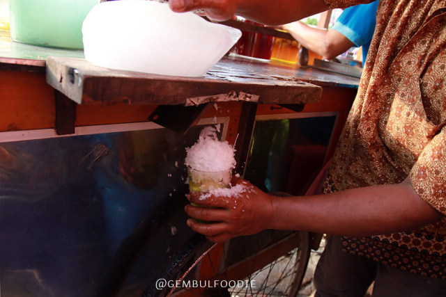 Menyantap Es Ronde dan Bakso Pak Teguh yang Legendaris di Yogyakarta ...