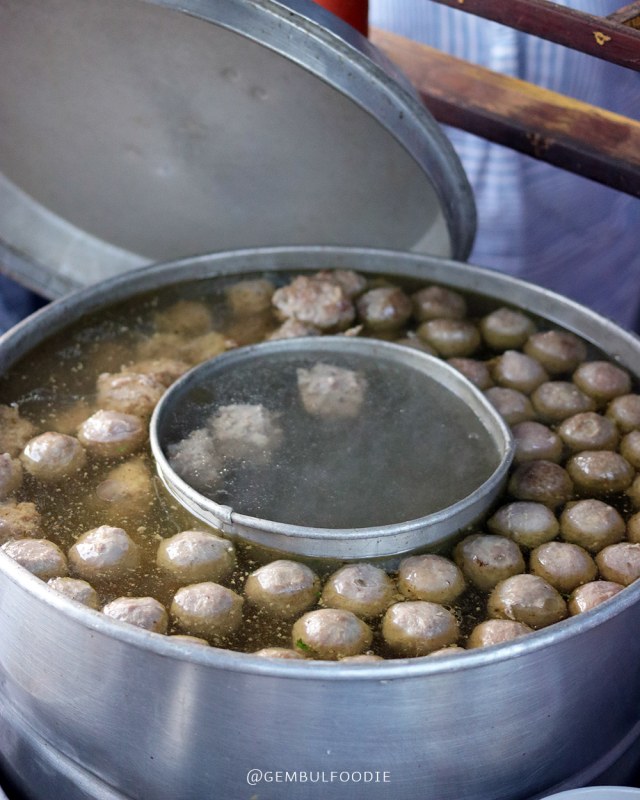 Menyantap Es Ronde dan Bakso Pak Teguh yang Legendaris di Yogyakarta ...