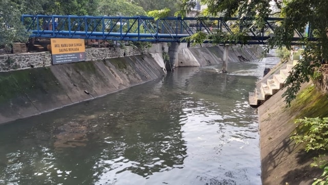 Mayat Mengambang Ditemukan di Sungai Curug Ece, Bandung | kumparan.com