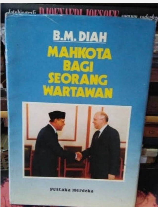 Buku, Mahkota Wartawan - kumparan.com