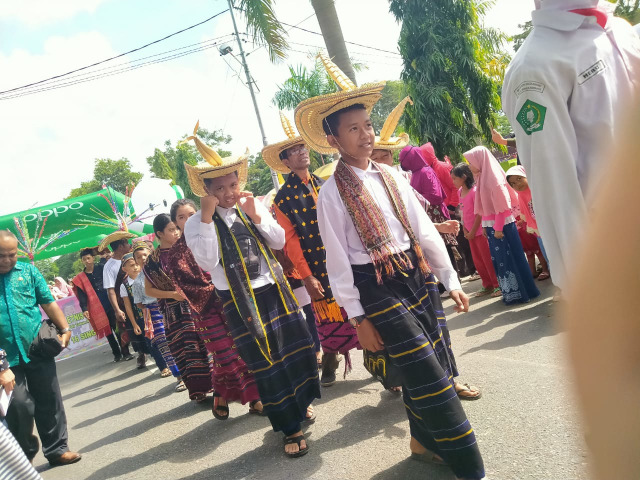 Kemeriahan Kirab Budaya di Singkawang Sambut Gerhana Matahari Cincin ... Kemeriahan Kirab Budaya di Singkawang Sambut Gerhana Matahari Cincin ...
