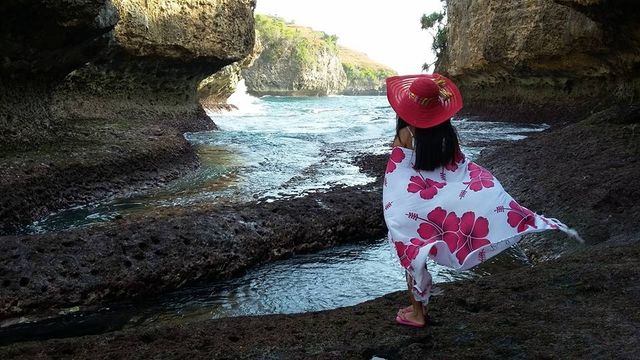 Pesona Pantai Lumangan di Nusa Penida yang Masih 'Perawan' | kumparan.com