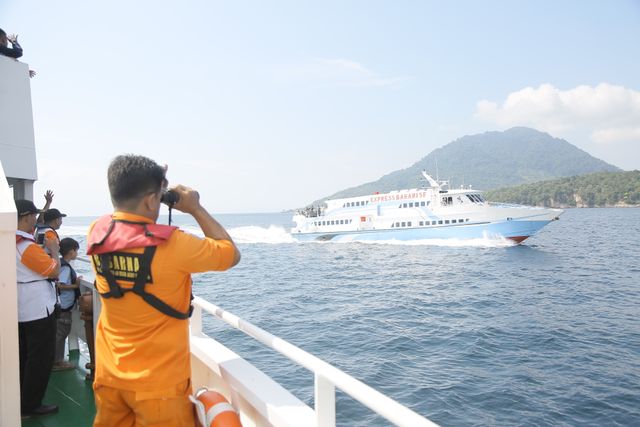 Melihat Patroli Laut Jalur Pelayaran Ulee Lheue-Sabang di Aceh ... Melihat Patroli Laut Jalur Pelayaran Ulee Lheue-Sabang di Aceh ...