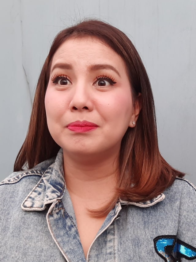 Isi Waktu #dirumahaja, Tya Ariestya Ajak Anak Main Sensory Play ...