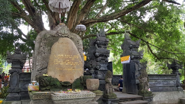 Berkunjung ke Pura Tirtha Empul, Pemandian Suci Umat Hindu di Bali ... Berkunjung ke Pura Tirtha Empul, Pemandian Suci Umat Hindu di Bali ...