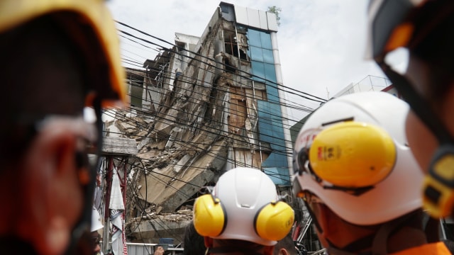 Imbas Gedung Ambruk, Exit Tol Slipi Ditutup Sementara | kumparan.com Imbas Gedung Ambruk, Exit Tol Slipi Ditutup Sementara | kumparan.com