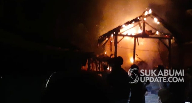 Rumah Panggung di Surade Sukabumi Ludes Terbakar | kumparan.com