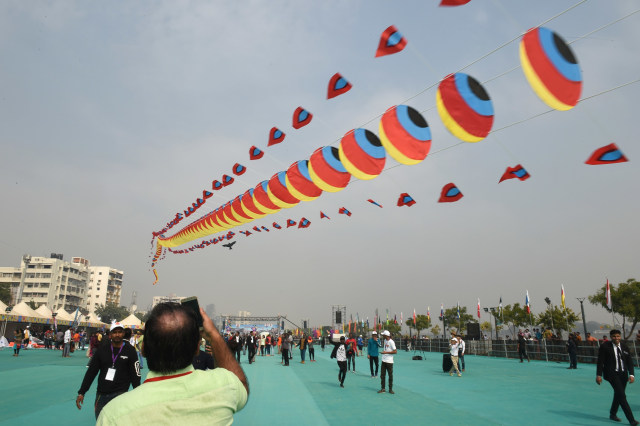 Foto: Festival Layang-Layang Penuhi Langit India dengan Aneka Warna ... Foto: Festival Layang-Layang Penuhi Langit India dengan Aneka Warna ...