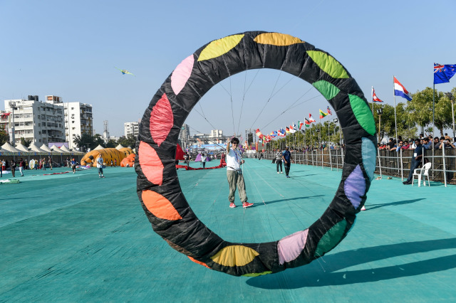 Foto: Festival Layang-Layang Penuhi Langit India dengan Aneka Warna ... Foto: Festival Layang-Layang Penuhi Langit India dengan Aneka Warna ...
