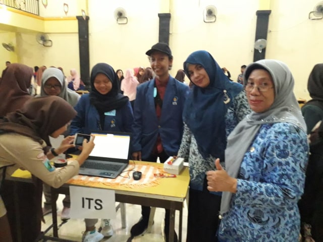Smanela Campus Expo: Bentuk Kepedulian Alumni SMAN 1 Lawang | kumparan.com
