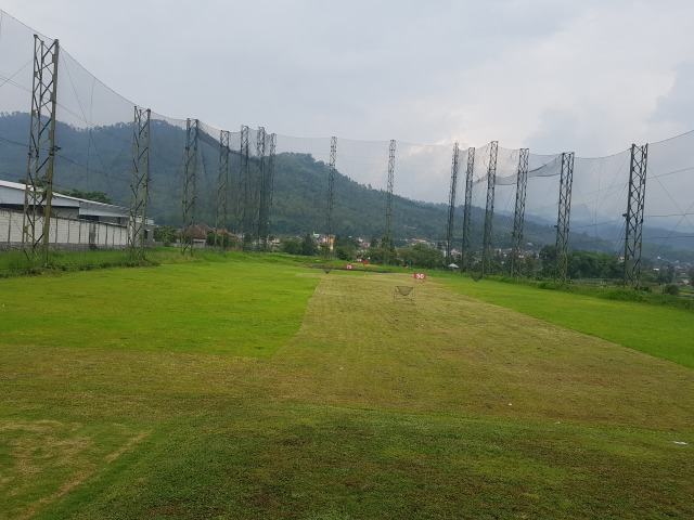 Hit The Ball Driving Range, Lapangan Golf Pertama di Kota Batu ...