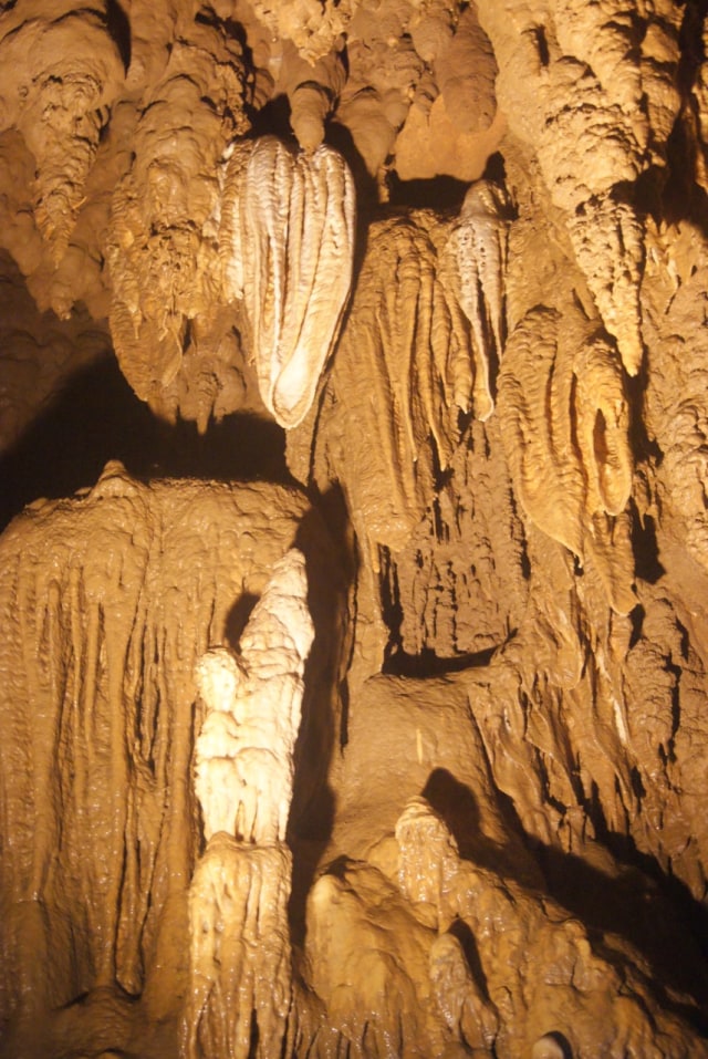 Goa Boki Maruru di Halmahera Tengah Diusulkan Jadi Geopark Nasional ...