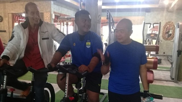 Ade Rai dan Buah Manis Perjuangan Aria Permana hingga Berhasil Kurus ...