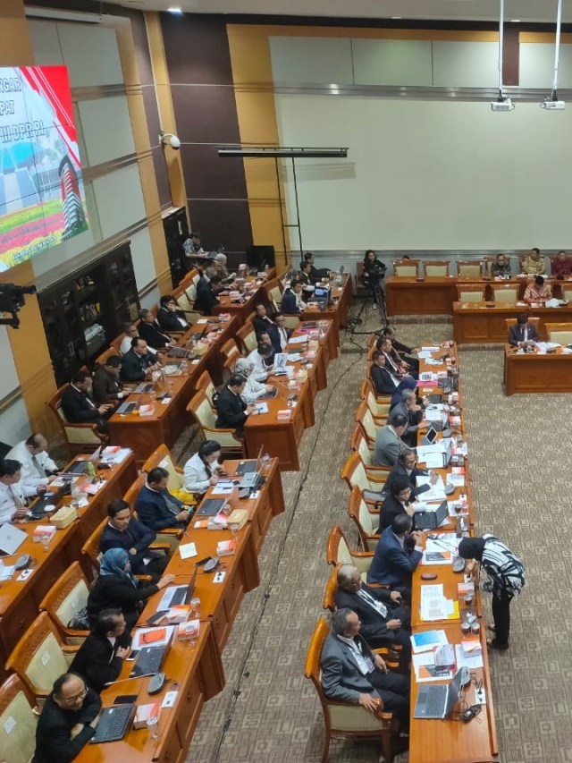 Komisi III DPR Gelar Rapat dengan Dewas dan Pimpinan KPK | kumparan.com