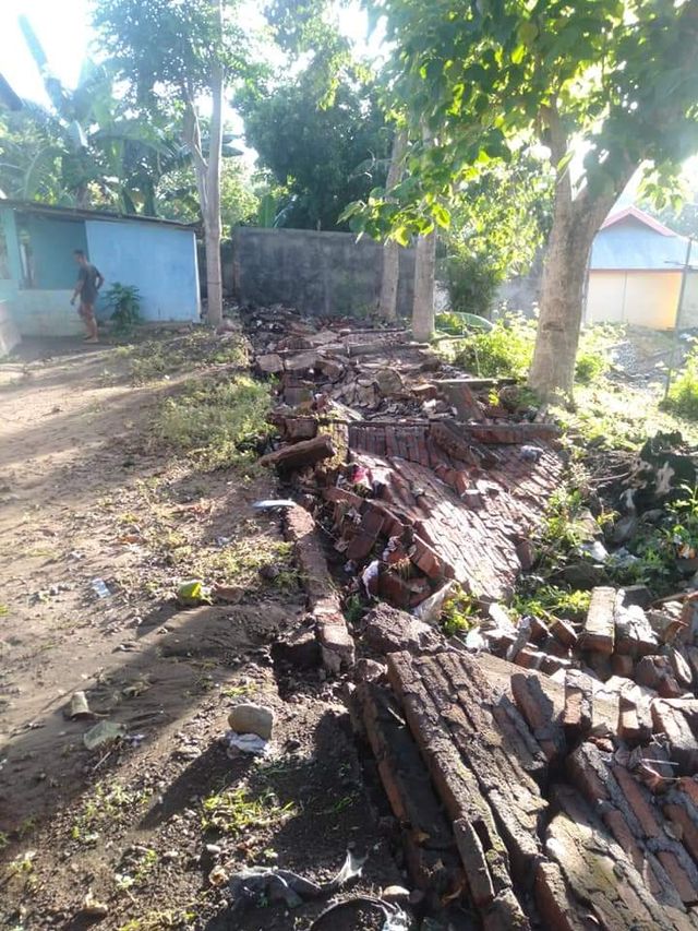 Diterjang Banjir, Pagar SMP di Kota Ende, NTT, Roboh | kumparan.com