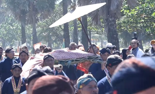 Upacara Labuhan: Tradisi di Yogyakarta yang Dilakukan 8 Tahun Sekali ...