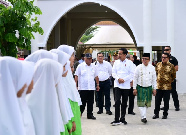 Kunker ke Riau, Jokowi Resmikan MTs Negeri 3 Pekanbaru | kumparan.com Kunker ke Riau, Jokowi Resmikan MTs Negeri 3 Pekanbaru | kumparan.com