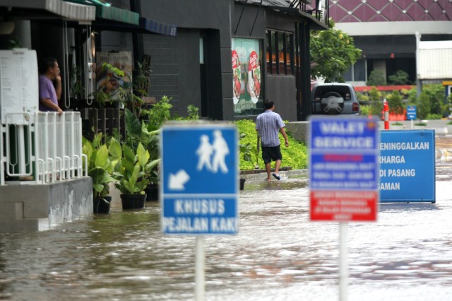 Foto: Banjir Jakarta Lumpuhkan Kelapa Gading | kumparan.com