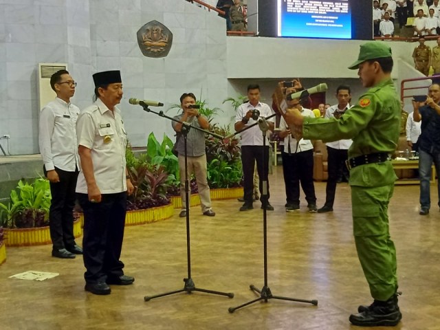 4000 Orang Anggota Sat Linmas Kota Bandar Lampung Dikukuhkan - kumparan.com