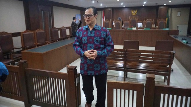 Suap Ketua MK dan Pencucian Uang, Muhtar Ependy Divonis 4,5 Tahun ...