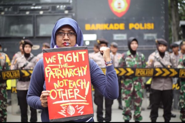 Untuk Perempuan yang Melawan | kumparan.com