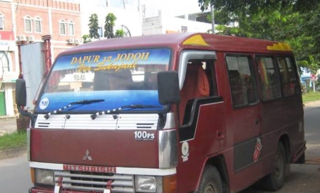 Angkot Bimbar di Antara Angkot Online dan Motor Matic | kumparan.com