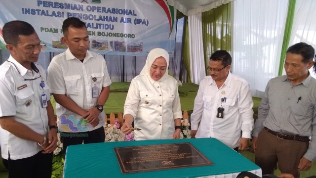 Instalasi Pengolahan Air IKK Kalitidu Diresmikan Bupati Bojonegoro ...