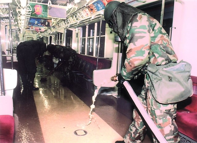Penyerangan Gas Sarin di Tokyo Subway 1995 | kumparan.com