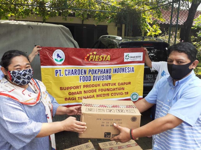 Peduli Tim Medis, PT CPI Bagi-bagi Fiesta Ready Meal | kumparan.com